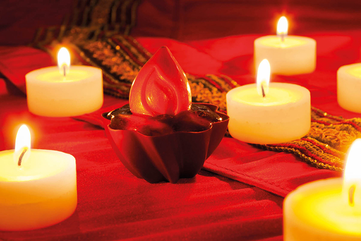 CW1861 – Chocolate World – Moksha Mangharam Polycarbonate Mould ...